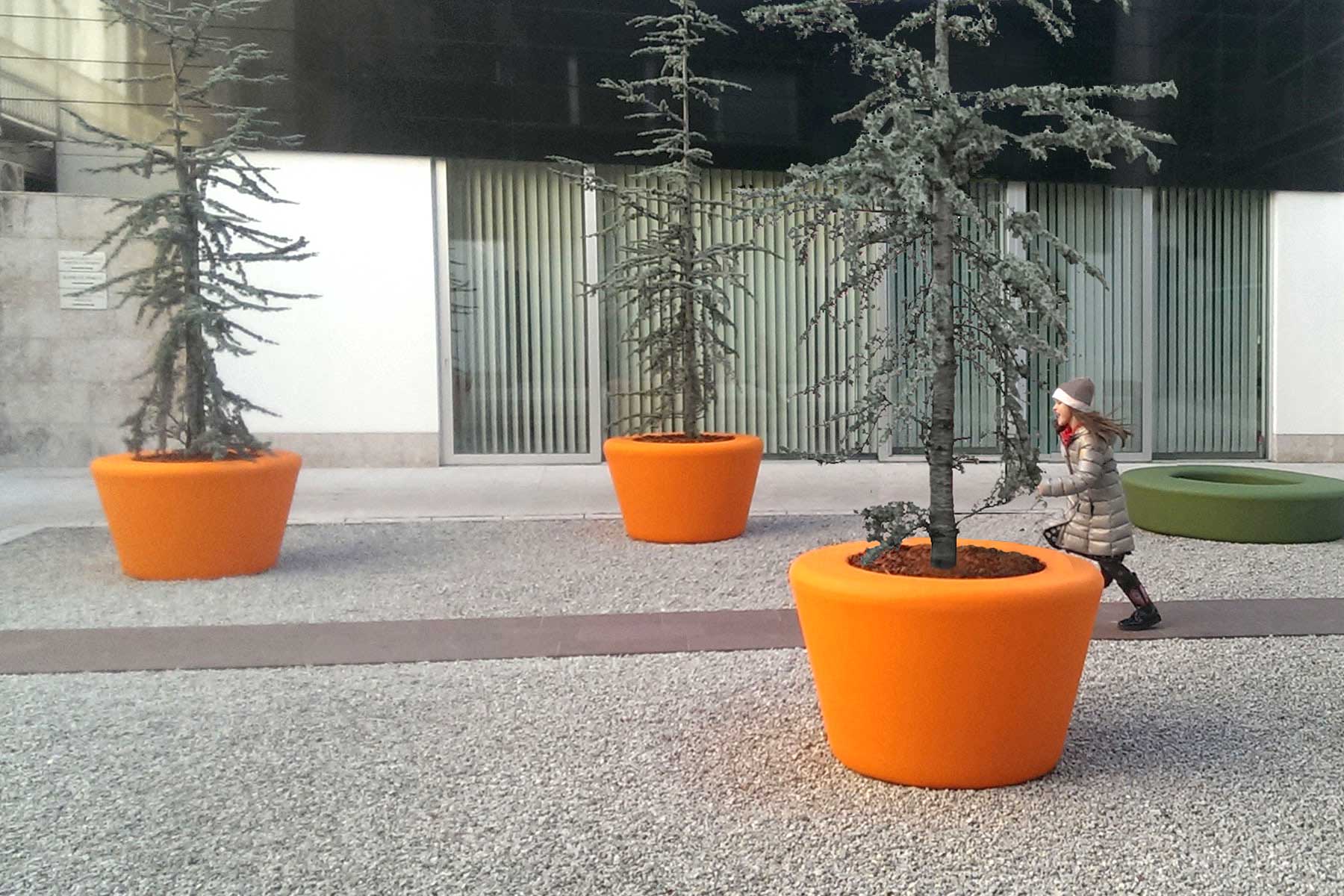 Loop Cone Planter – out-sider