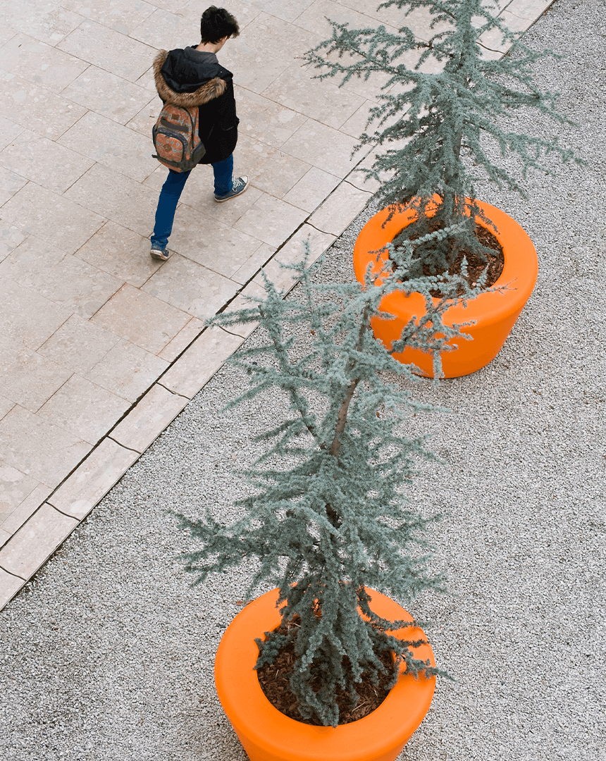Loop Cone Planter – out-sider
